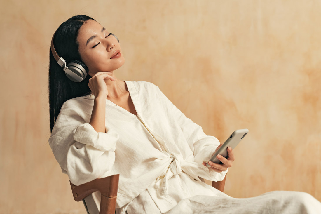 15 Personal Growth Podcasts For Self-Improvement | SUCCESS
